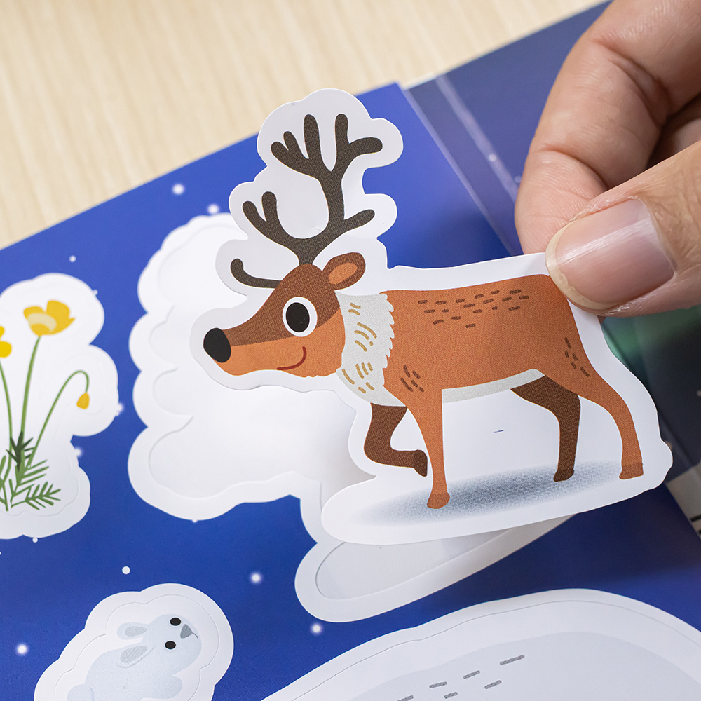 โปสเตอร์สติกเกอร์ บ้านน้ำแข็งของสัตว์น้อย ในขั้วโลกเหนือและขั้วโลกใต้ -- SERAZU ร้านหนังสือออนไลน์